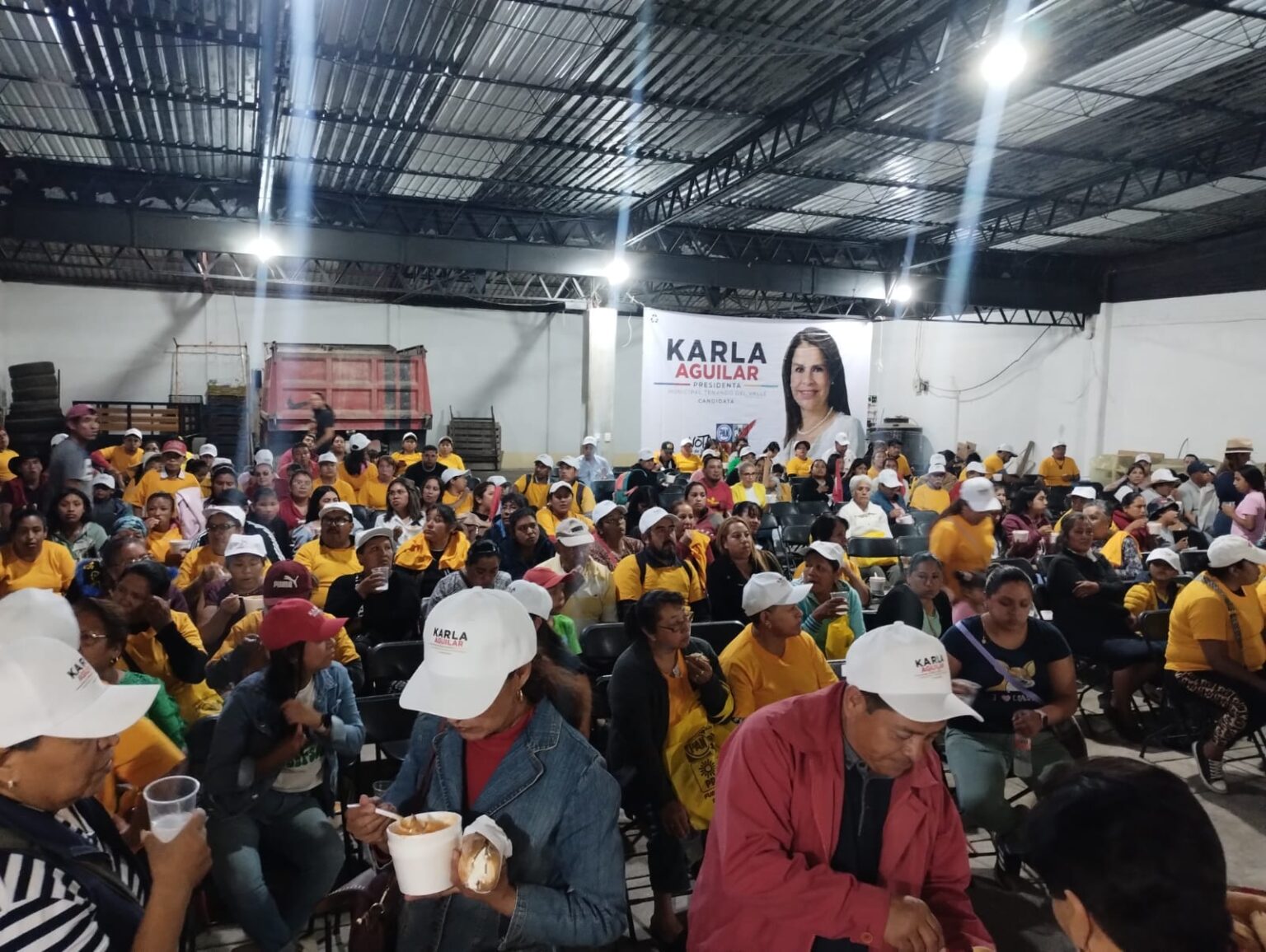 Karla Aguilar Talavera se gana el corazón de la gente de San Pedro ...