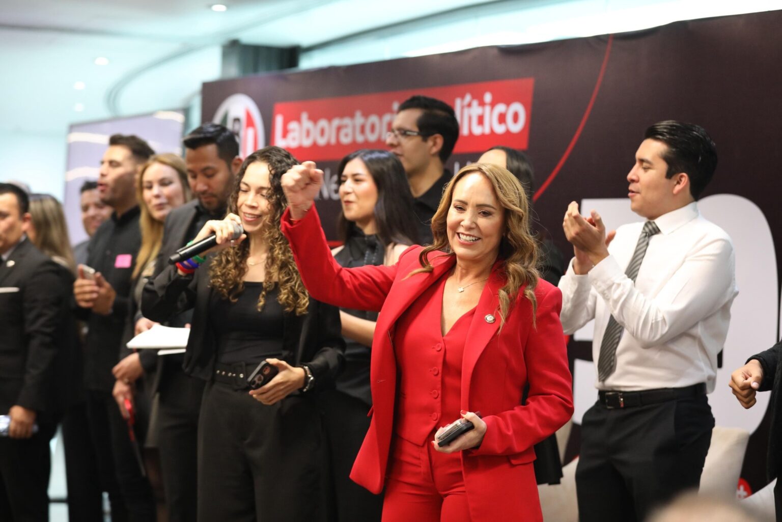 PRI forma líderes con visión estrategica y comunicación efectiva