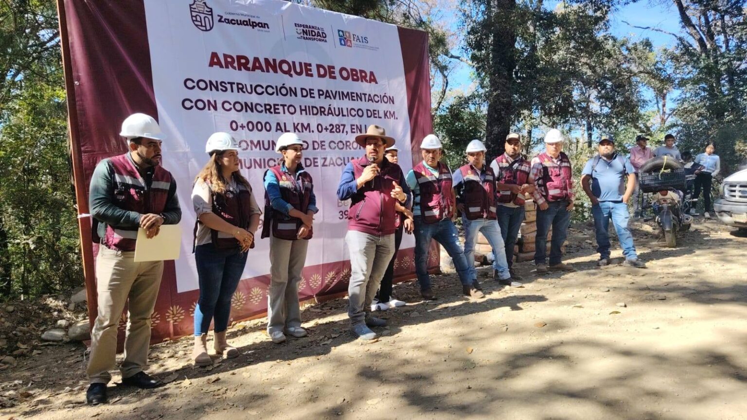 Carlos Rogel inicia obras de pavimentación en comunidades de Coronas y ...